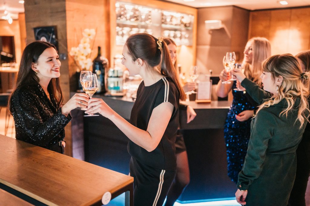 Female Event » Circle Lounge